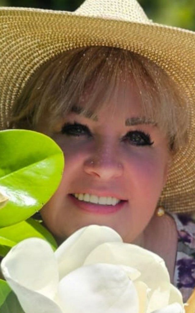 Larisa , 60, Seattle - "123 Date Me!"